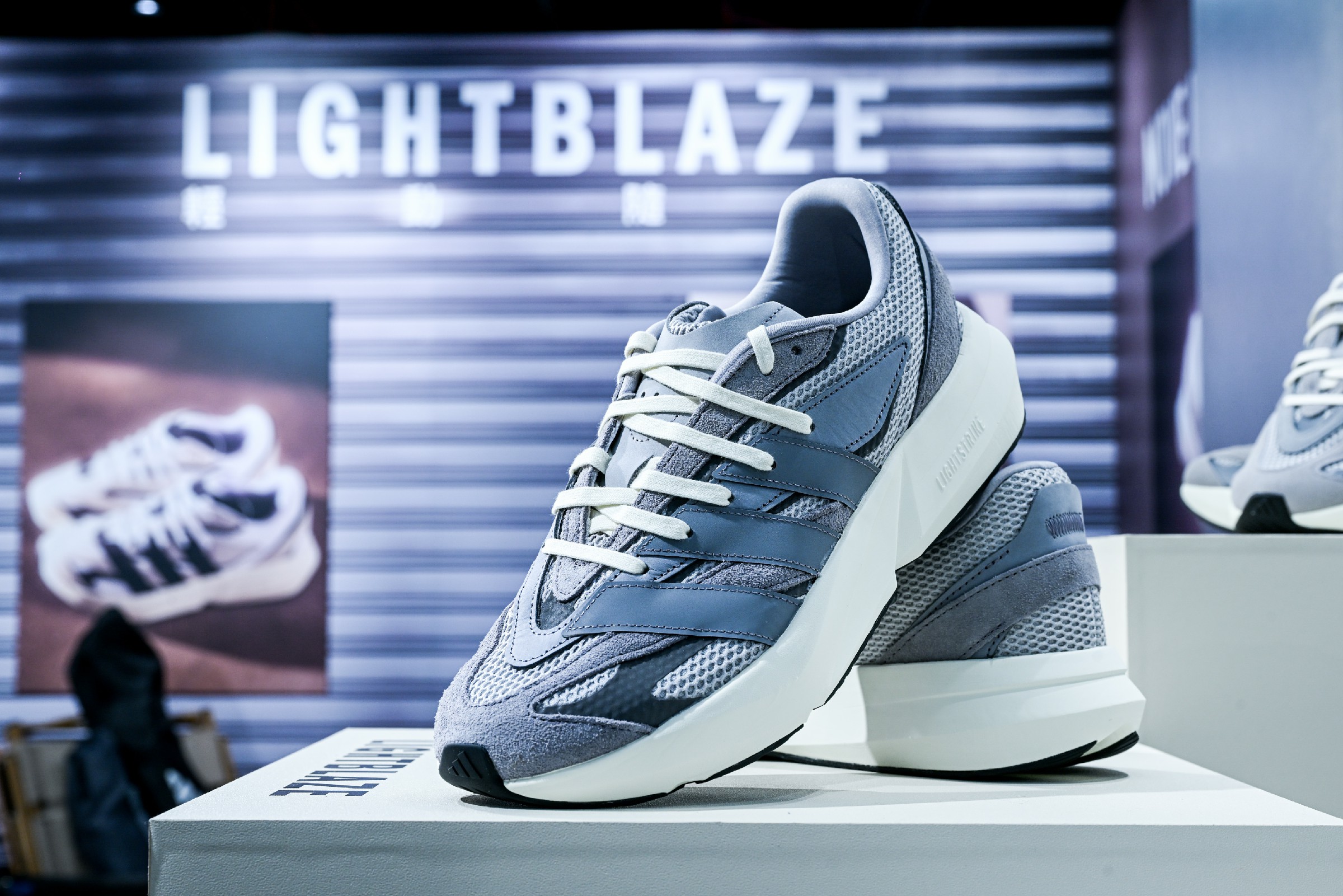 顏值機能自由切換城市穿搭！adidas LIGHTBLAZE 系列正式發售